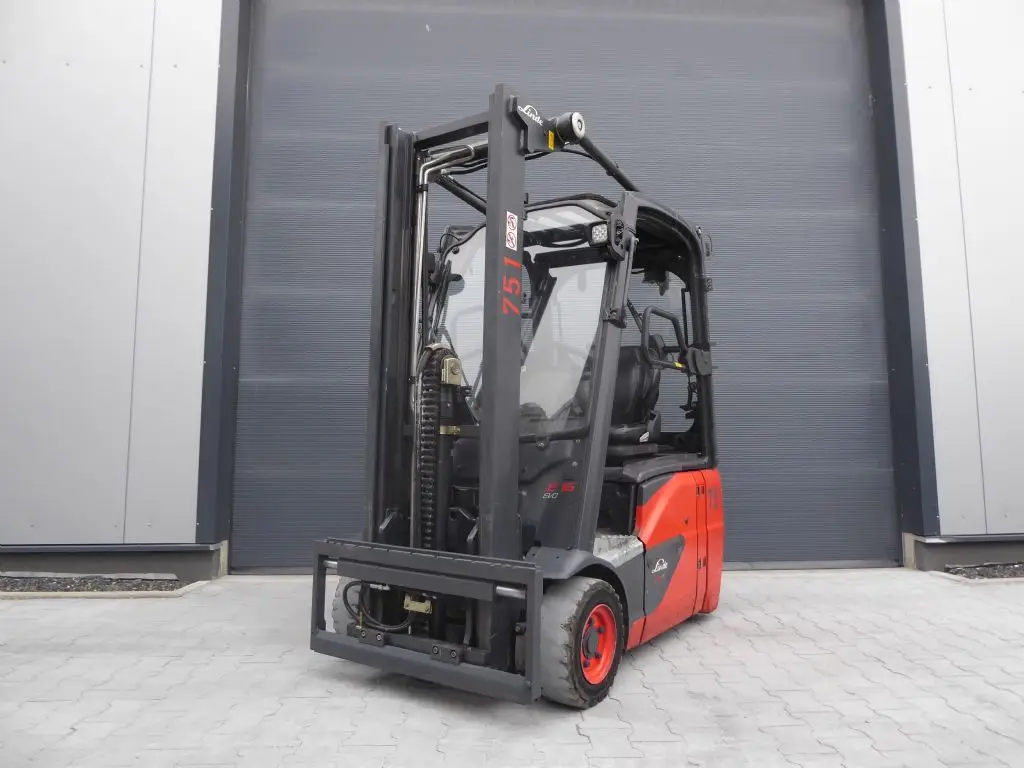 Linde E16c-02 Elektro 3 Rad-Stapler | Baujahr 2017 - Forklift Market